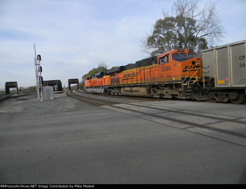BNSF 8496